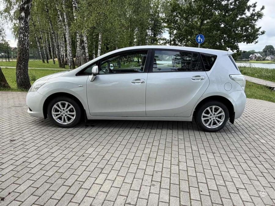 Pelēks Toyota Verso 2011 Plungė, ar dzinēja tilpumu 2.00 L un nobraukumu 250 tūkst. km par 3650 €, foto 6 vietnē AUTOMOTO.COM.LV