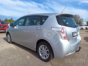 Pelēks Toyota Verso 2011 Daugavpils, ar dzinēja tilpumu 2.00 L un nobraukumu 0 tūkst. km par 5950 €, foto 7 vietnē AUTOMOTO.COM.LV
