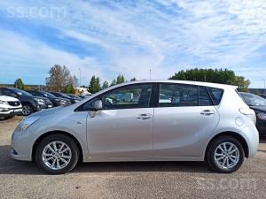 Pelēks Toyota Verso 2011 Daugavpils, ar dzinēja tilpumu 2.00 L un nobraukumu 0 tūkst. km par 5950 €, foto 8 vietnē AUTOMOTO.COM.LV