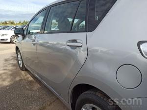 Pelēks Toyota Verso 2011 Daugavpils, ar dzinēja tilpumu 2.00 L un nobraukumu 0 tūkst. km par 5950 €, foto 10 vietnē AUTOMOTO.COM.LV