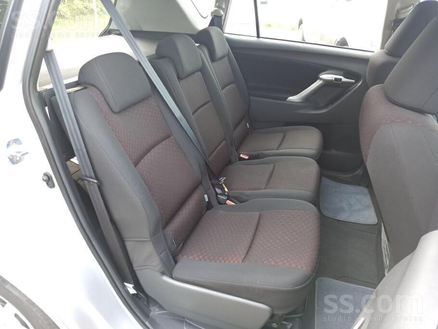 Pelēks Toyota Verso 2011 Daugavpils, ar dzinēja tilpumu 2.00 L un nobraukumu 0 tūkst. km par 5950 €, foto 15 vietnē AUTOMOTO.COM.LV