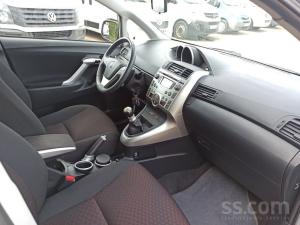 Pelēks Toyota Verso 2011 Daugavpils, ar dzinēja tilpumu 2.00 L un nobraukumu 0 tūkst. km par 5950 €, foto 17 vietnē AUTOMOTO.COM.LV