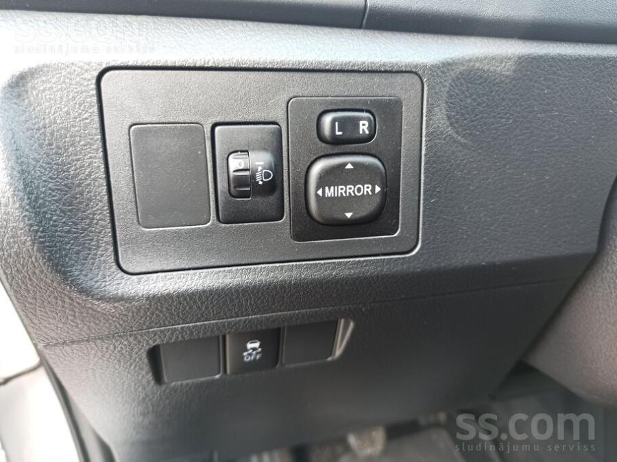Pelēks Toyota Verso 2011 Daugavpils, ar dzinēja tilpumu 2.00 L un nobraukumu 0 tūkst. km par 5950 €, foto 22 vietnē AUTOMOTO.COM.LV