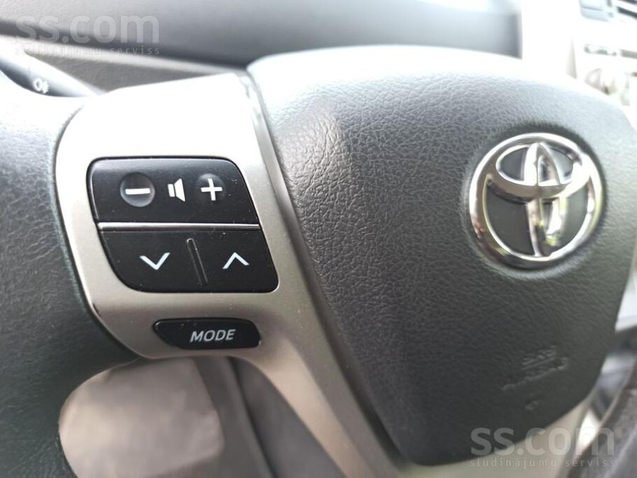 Pelēks Toyota Verso 2011 Daugavpils, ar dzinēja tilpumu 2.00 L un nobraukumu 0 tūkst. km par 5950 €, foto 23 vietnē AUTOMOTO.COM.LV