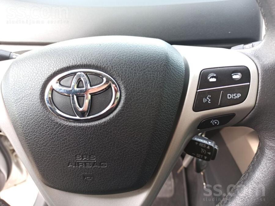 Pelēks Toyota Verso 2011 Daugavpils, ar dzinēja tilpumu 2.00 L un nobraukumu 0 tūkst. km par 5950 €, foto 24 vietnē AUTOMOTO.COM.LV