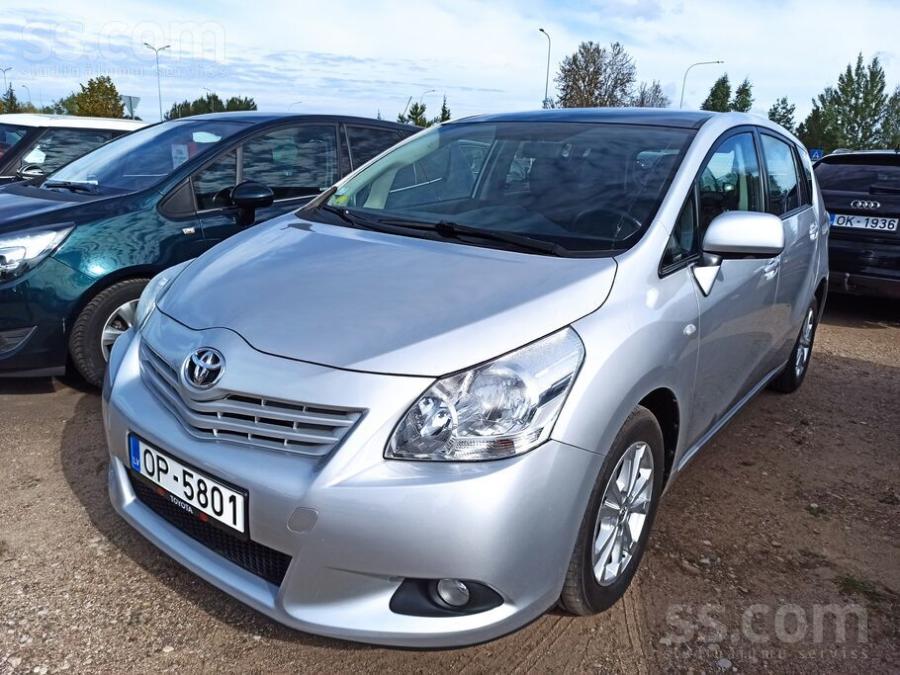 Pelēks Toyota Verso 2011 Daugavpils, ar dzinēja tilpumu 2.00 L un nobraukumu 0 tūkst. km par 5950 €, foto 28 vietnē AUTOMOTO.COM.LV