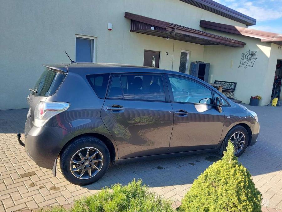 Pelēks Toyota Verso 2012 Šauļi, ar dzinēja tilpumu 2.00 L un nobraukumu 285 tūkst. km par 4950 €, foto 8 vietnē AUTOMOTO.COM.LV