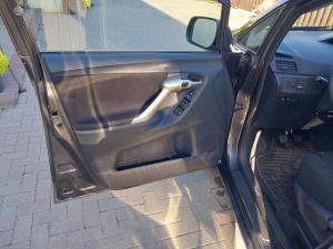 Pelēks Toyota Verso 2012 Šauļi, ar dzinēja tilpumu 2.00 L un nobraukumu 285 tūkst. km par 4950 €, foto 16 vietnē AUTOMOTO.COM.LV