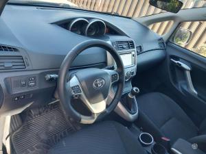 Pelēks Toyota Verso 2012 Šauļi, ar dzinēja tilpumu 2.00 L un nobraukumu 285 tūkst. km par 4950 €, foto 18 vietnē AUTOMOTO.COM.LV