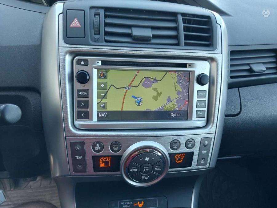 Pelēks Toyota Verso 2012 Šauļi, ar dzinēja tilpumu 2.00 L un nobraukumu 285 tūkst. km par 4950 €, foto 22 vietnē AUTOMOTO.COM.LV