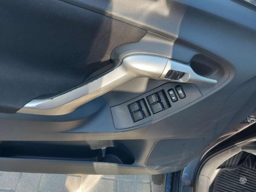 Pelēks Toyota Verso 2012 Šauļi, ar dzinēja tilpumu 2.00 L un nobraukumu 285 tūkst. km par 4950 €, foto 24 vietnē AUTOMOTO.COM.LV