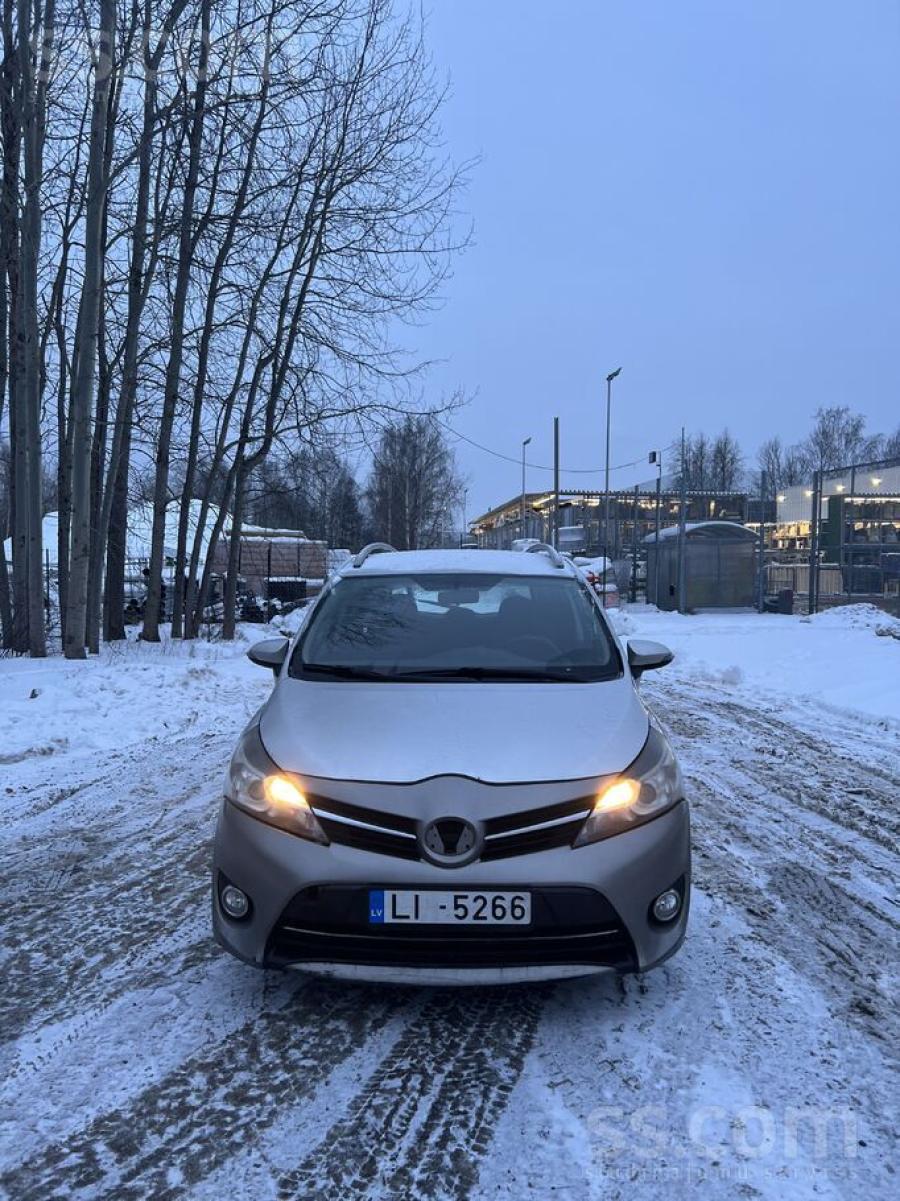 Pelēks Toyota Verso 2013 Rīga, ar dzinēja tilpumu 2.00 L un nobraukumu 0 tūkst. km par 2500 €, foto 6 vietnē AUTOMOTO.COM.LV