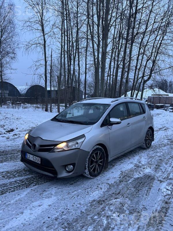 Pelēks Toyota Verso 2013 Rīga, ar dzinēja tilpumu 2.00 L un nobraukumu 0 tūkst. km par 2500 €, foto 7 vietnē AUTOMOTO.COM.LV