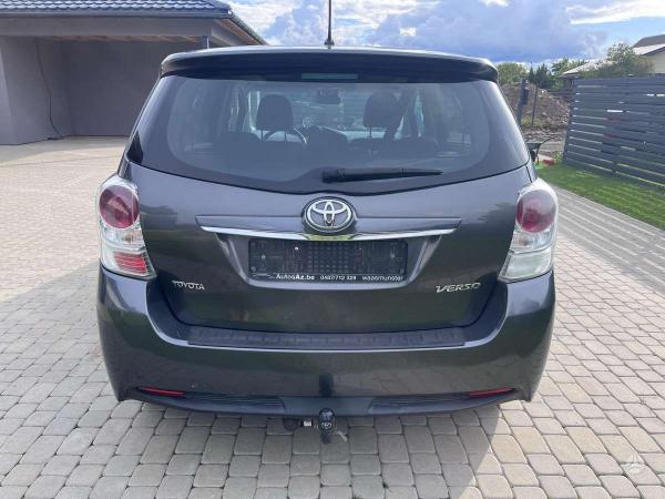 Grey Toyota Verso 2013 in Kaunas, with an engine capacity of 2.00 L and mileage of 213 thousand km for 5100 €, photo 7 on AUTOMOTO.COM.LV