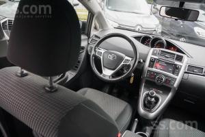 Grey Toyota Verso 2014 in Riga, with an engine capacity of 2.00 L and mileage of 360 thousand km for 4990 €, photo 7 on AUTOMOTO.COM.LV