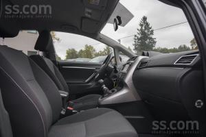 Grey Toyota Verso 2014 in Riga, with an engine capacity of 2.00 L and mileage of 360 thousand km for 4990 €, photo 5 on AUTOMOTO.COM.LV