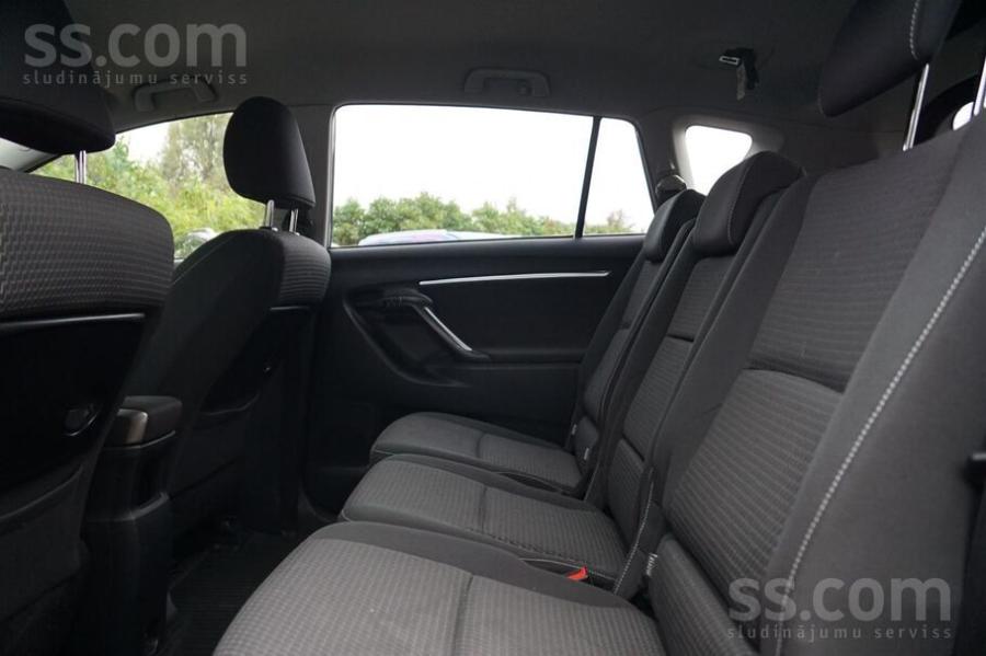 Grey Toyota Verso 2014 in Riga, with an engine capacity of 2.00 L and mileage of 360 thousand km for 4990 €, photo 16 on AUTOMOTO.COM.LV