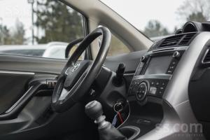 Pelēks Toyota Verso 2014 Rīga, ar dzinēja tilpumu 2.00 L un nobraukumu 249 tūkst. km par 4990 €, foto 7 vietnē AUTOMOTO.COM.LV