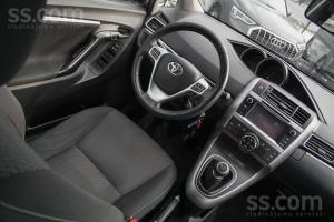Pelēks Toyota Verso 2014 Rīga, ar dzinēja tilpumu 2.00 L un nobraukumu 249 tūkst. km par 4990 €, foto 8 vietnē AUTOMOTO.COM.LV