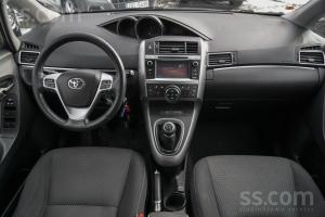Pelēks Toyota Verso 2014 Rīga, ar dzinēja tilpumu 2.00 L un nobraukumu 249 tūkst. km par 4990 €, foto 9 vietnē AUTOMOTO.COM.LV