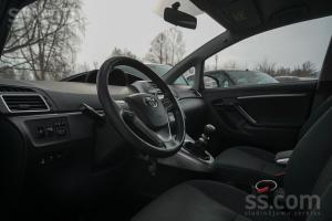 Pelēks Toyota Verso 2014 Rīga, ar dzinēja tilpumu 2.00 L un nobraukumu 249 tūkst. km par 4990 €, foto 12 vietnē AUTOMOTO.COM.LV