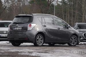 Pelēks Toyota Verso 2014 Rīga, ar dzinēja tilpumu 2.00 L un nobraukumu 360 tūkst. km par 3990 €, foto 5 vietnē AUTOMOTO.COM.LV