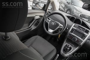 Pelēks Toyota Verso 2014 Rīga, ar dzinēja tilpumu 2.00 L un nobraukumu 360 tūkst. km par 3990 €, foto 8 vietnē AUTOMOTO.COM.LV