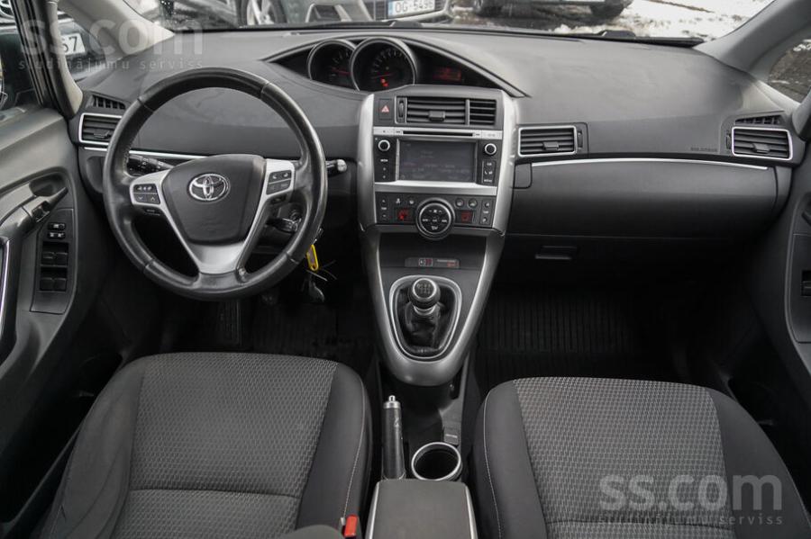 Pelēks Toyota Verso 2014 Rīga, ar dzinēja tilpumu 2.00 L un nobraukumu 360 tūkst. km par 3990 €, foto 9 vietnē AUTOMOTO.COM.LV