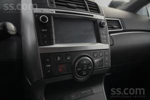 Pelēks Toyota Verso 2014 Rīga, ar dzinēja tilpumu 2.00 L un nobraukumu 360 tūkst. km par 3990 €, foto 15 vietnē AUTOMOTO.COM.LV