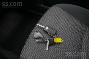 Pelēks Toyota Verso 2014 Rīga, ar dzinēja tilpumu 2.00 L un nobraukumu 360 tūkst. km par 3990 €, foto 19 vietnē AUTOMOTO.COM.LV
