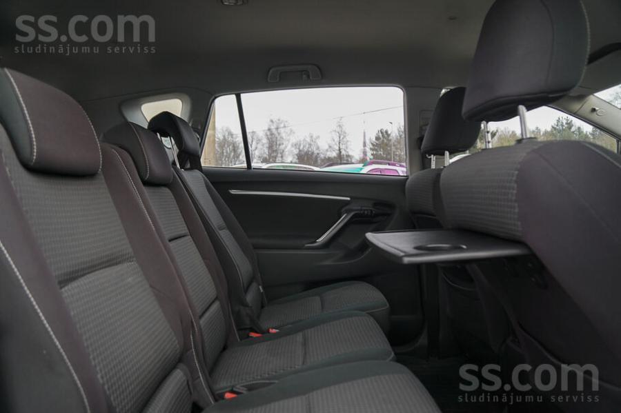 Pelēks Toyota Verso 2014 Rīga, ar dzinēja tilpumu 2.00 L un nobraukumu 360 tūkst. km par 3990 €, foto 20 vietnē AUTOMOTO.COM.LV