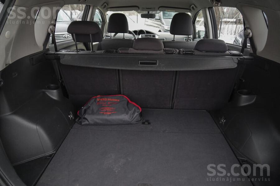 Pelēks Toyota Verso 2014 Rīga, ar dzinēja tilpumu 2.00 L un nobraukumu 360 tūkst. km par 3990 €, foto 22 vietnē AUTOMOTO.COM.LV
