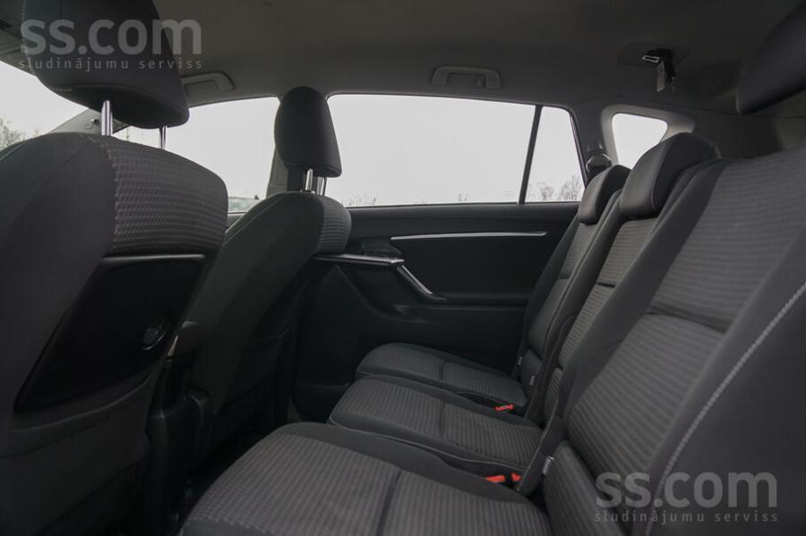 Pelēks Toyota Verso 2014 Rīga, ar dzinēja tilpumu 2.00 L un nobraukumu 360 tūkst. km par 3990 €, foto 23 vietnē AUTOMOTO.COM.LV