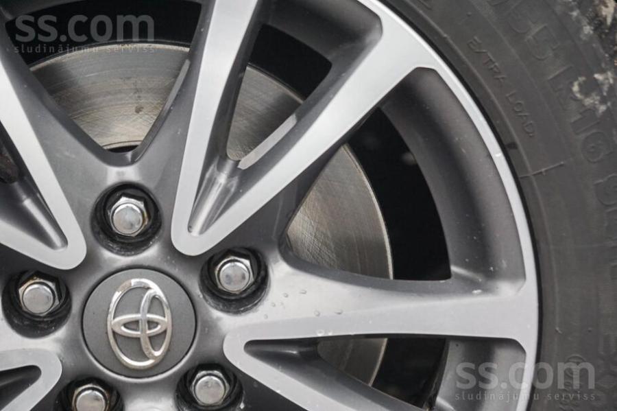 Pelēks Toyota Verso 2014 Rīga, ar dzinēja tilpumu 2.00 L un nobraukumu 360 tūkst. km par 3990 €, foto 24 vietnē AUTOMOTO.COM.LV