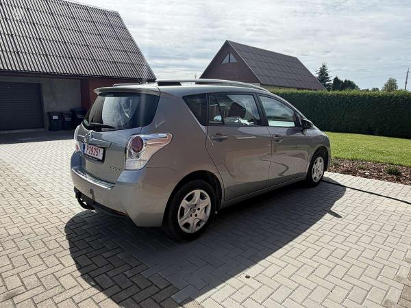 Grey Toyota Verso 2014 in Plunge, with an engine capacity of 1.60 L and mileage of 190 thousand km for 7150 €, photo 3 on AUTOMOTO.COM.LV