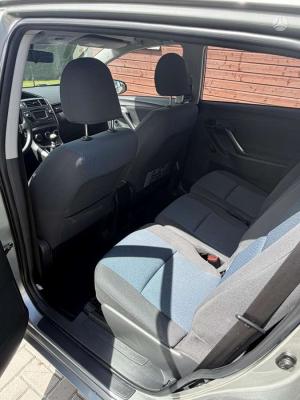 Pelēks Toyota Verso 2014 Plungė, ar dzinēja tilpumu 1.60 L un nobraukumu 190 tūkst. km par 7150 €, foto 7 vietnē AUTOMOTO.COM.LV
