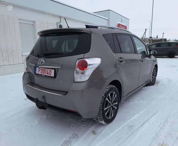 Pelēks Toyota Verso 2015 Ukmergė, ar dzinēja tilpumu 2.00 L un nobraukumu 263 tūkst. km par 6500 €, foto 4 vietnē AUTOMOTO.COM.LV
