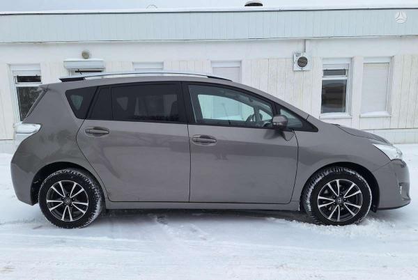 Pelēks Toyota Verso 2015 Ukmergė, ar dzinēja tilpumu 2.00 L un nobraukumu 263 tūkst. km par 6500 €, foto 5 vietnē AUTOMOTO.COM.LV