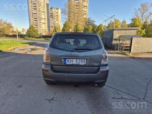 Серый Тойота Версо 2005 в Рига, объемом двигателя 2.20 л и пробегом 334 тыс. км за 2790 €, фото 6 на AUTOMOTO.COM.LV