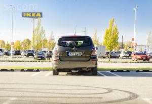 Grey Toyota Verso 2005 in Riga, with an engine capacity of 2.20 L and mileage of 334 thousand km for 1990 €, photo 8 on AUTOMOTO.COM.LV