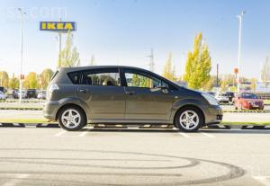 Grey Toyota Verso 2005 in Riga, with an engine capacity of 2.20 L and mileage of 334 thousand km for 1990 €, photo 10 on AUTOMOTO.COM.LV