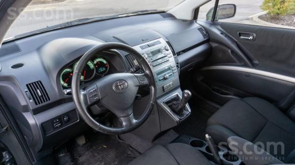 Pelēks Toyota Verso 2005 Rīga, ar dzinēja tilpumu 2.20 L un nobraukumu 334 tūkst. km par 1990 €, foto 11 vietnē AUTOMOTO.COM.LV