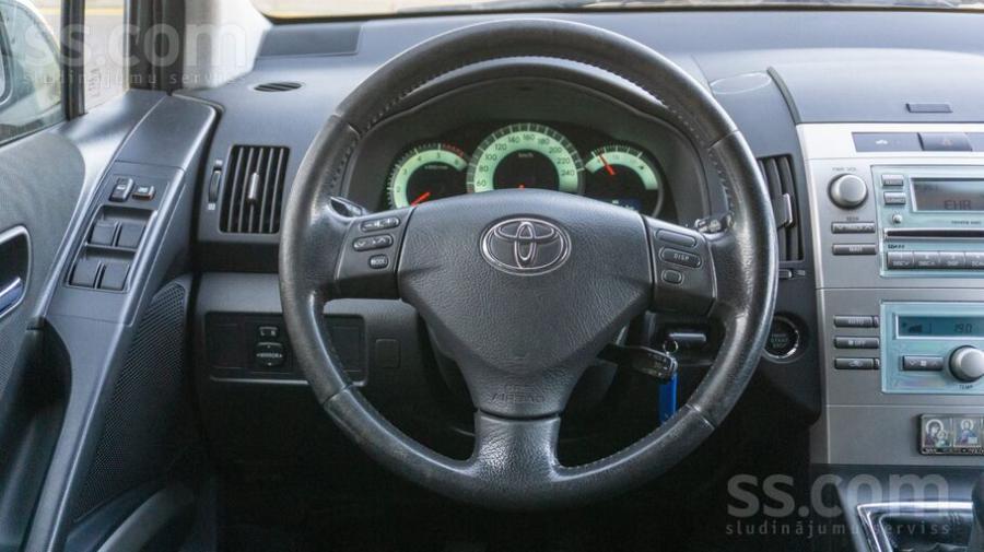 Grey Toyota Verso 2005 in Riga, with an engine capacity of 2.20 L and mileage of 334 thousand km for 1990 €, photo 15 on AUTOMOTO.COM.LV