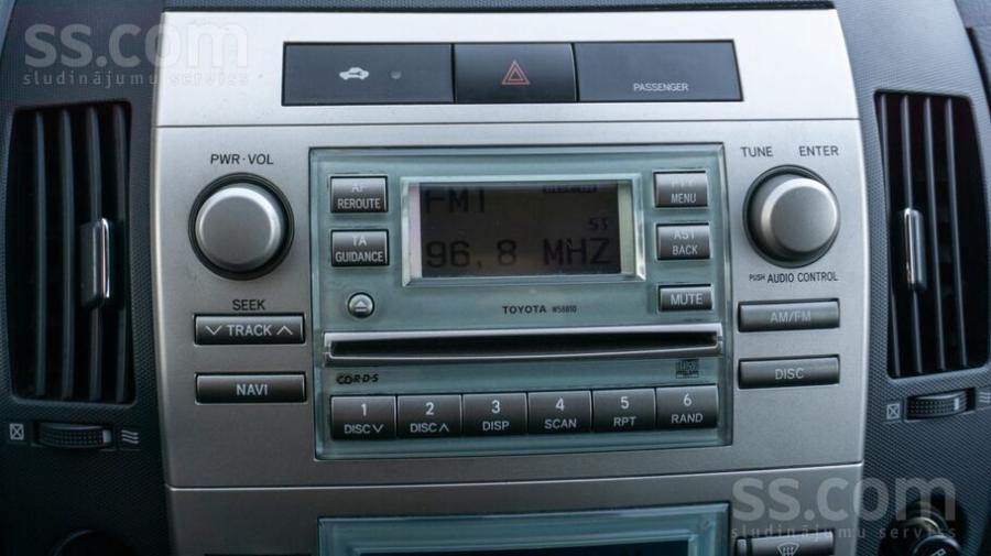 Grey Toyota Verso 2005 in Riga, with an engine capacity of 2.20 L and mileage of 334 thousand km for 1990 €, photo 17 on AUTOMOTO.COM.LV