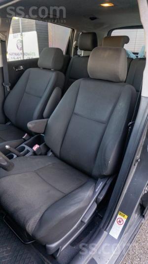 Grey Toyota Verso 2005 in Riga, with an engine capacity of 2.20 L and mileage of 334 thousand km for 1990 €, photo 24 on AUTOMOTO.COM.LV