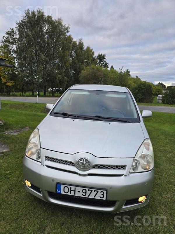 Grey Toyota Verso 2007 in Dobele, with an engine capacity of 2.20 L and mileage of 354 thousand km for 2700 €, photo 1 on AUTOMOTO.COM.LV
