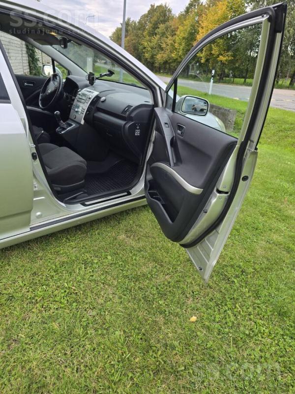Grey Toyota Verso 2007 in Dobele, with an engine capacity of 2.20 L and mileage of 354 thousand km for 2700 €, photo 9 on AUTOMOTO.COM.LV