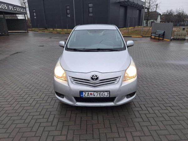 Grey Toyota Verso 2009 in Vilkaviskis, with an engine capacity of 2.00 L and mileage of 267 thousand km for 2250 €, photo 8 on AUTOMOTO.COM.LV