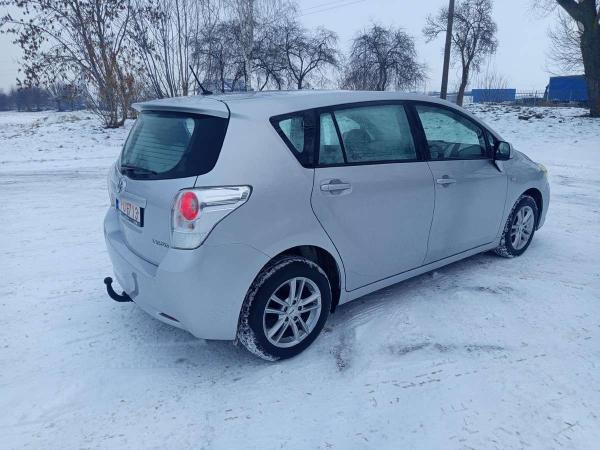 Pelēks Toyota Verso 2009 Marijampole, ar dzinēja tilpumu 2.00 L un nobraukumu 248 tūkst. km par 3400 €, foto 6 vietnē AUTOMOTO.COM.LV