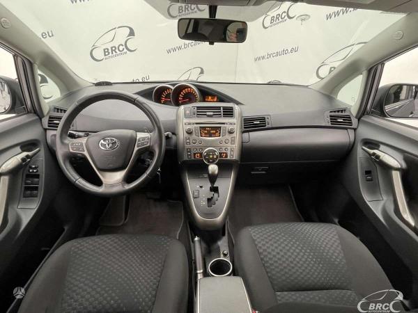 Grey Toyota Verso 2009 in Vilnius, with an engine capacity of 1.80 L and mileage of 195 thousand km for 4900 €, photo 4 on AUTOMOTO.COM.LV
